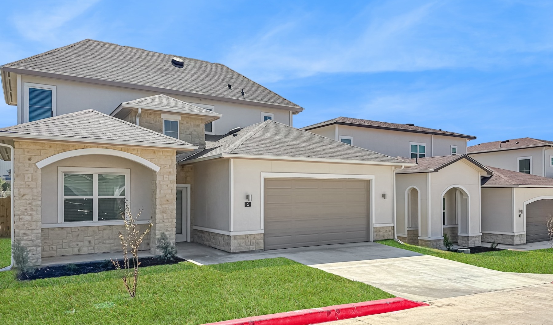 Vue Sonoma Verde is a pet-friendly apartment community in San Antonio, TX